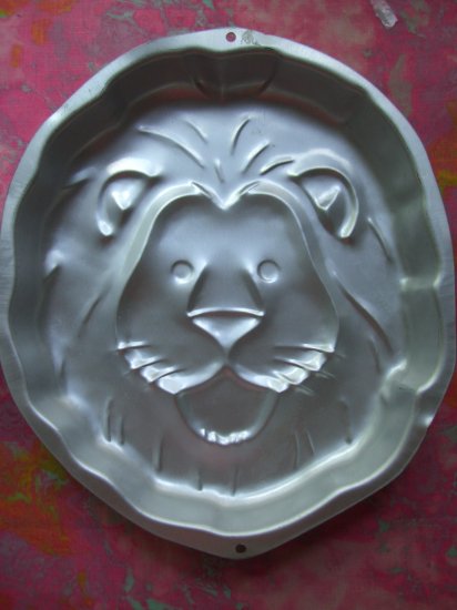 SOLD! Wilton Cake Pan JUNGLE LION Cake Pan #2105-2095