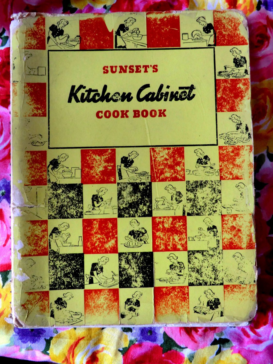 HOLD! Rare Vintage 1943 Sunset's Kitchen Cabinet Cookbook
