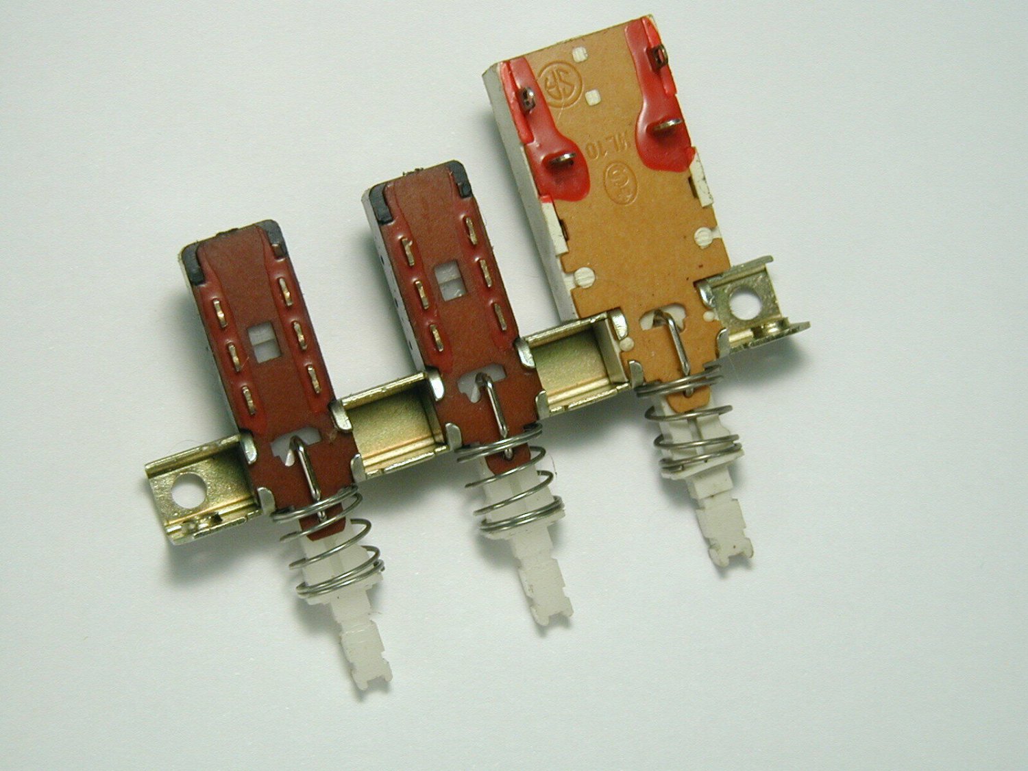 1 x 3 gang Latch Switches Toko 2 x Non-interlocking DPDT 1 x Latching Mains