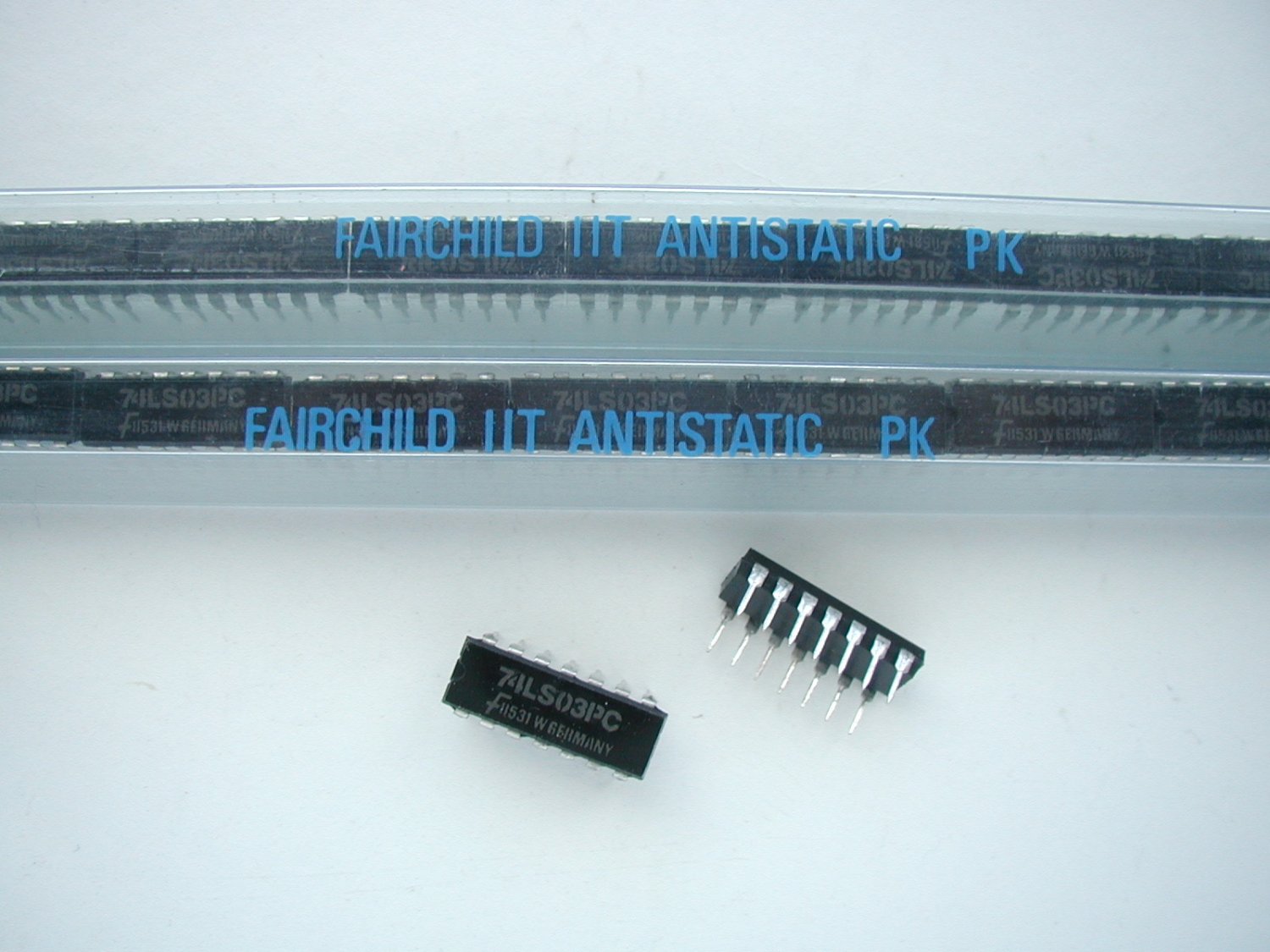 50 x TTL 74LS03PC 74LS03 Fairchild Quad 2 input Positive NAND Gate JOB LOT