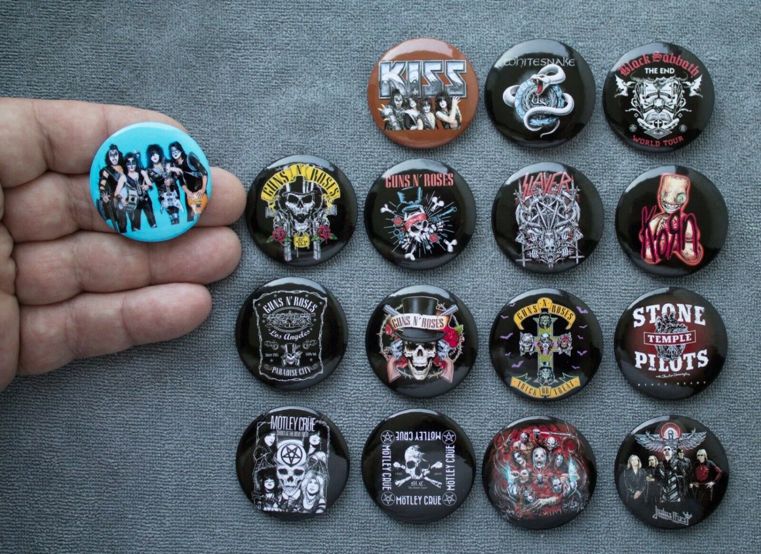 Pin button badges rock band. set of 16 pieces.
