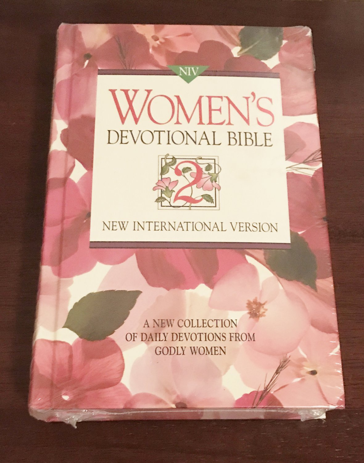WOMENS DEVOTIONAL BIBLE 2 International Version HARDCOVER BOOK Gift NEW/SEALED