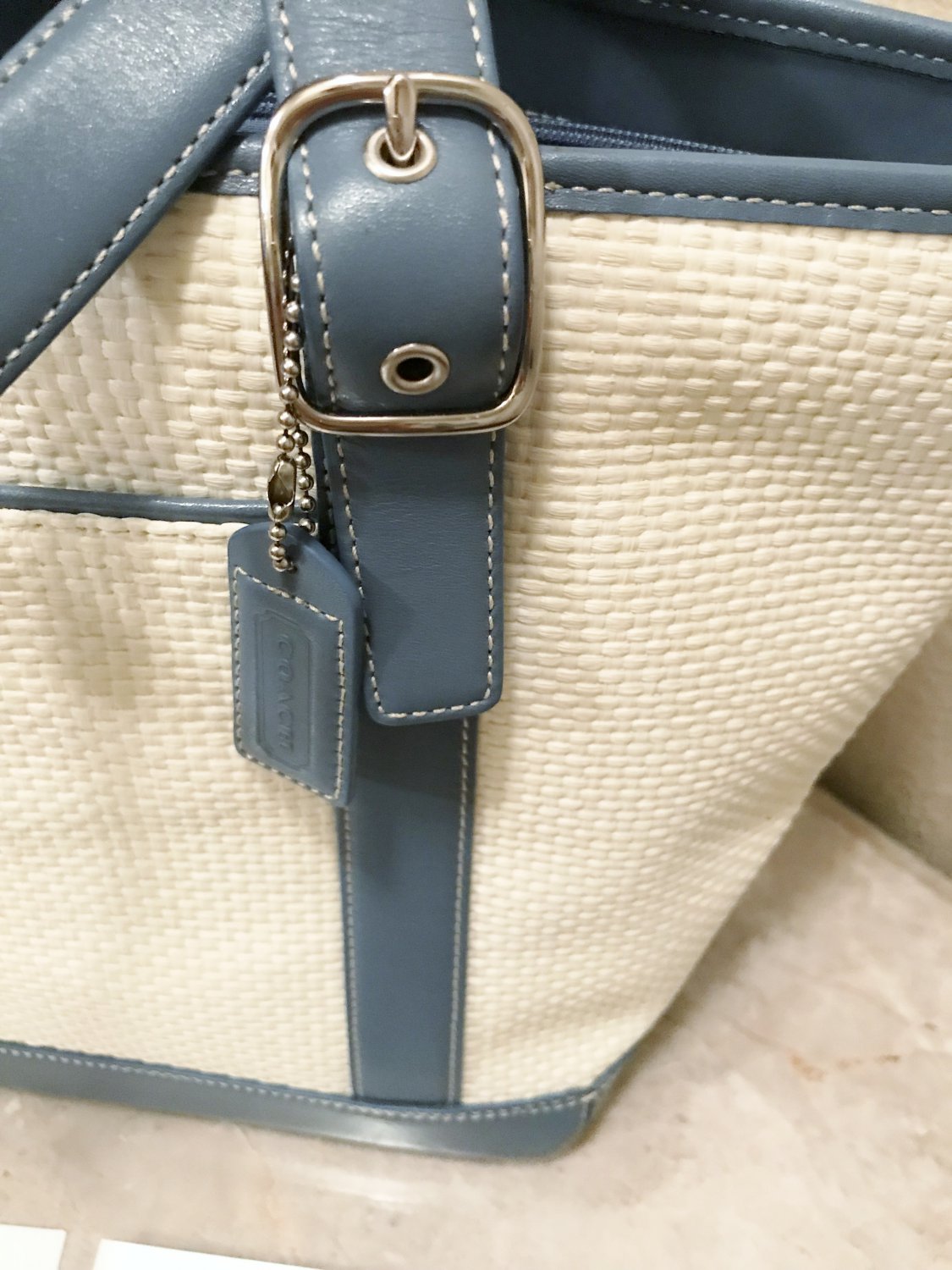 New COACH BUCKET BAG Leather Trim Straw Purse Rare 8909 BLUE/CREAM