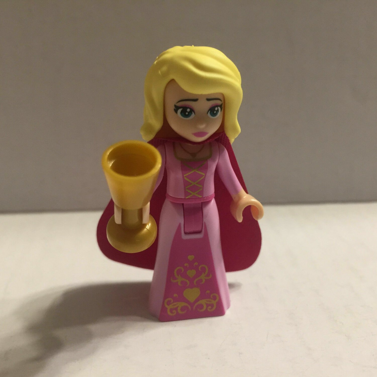 Authentic Lego Movie 2 Susan Lego Minifigure