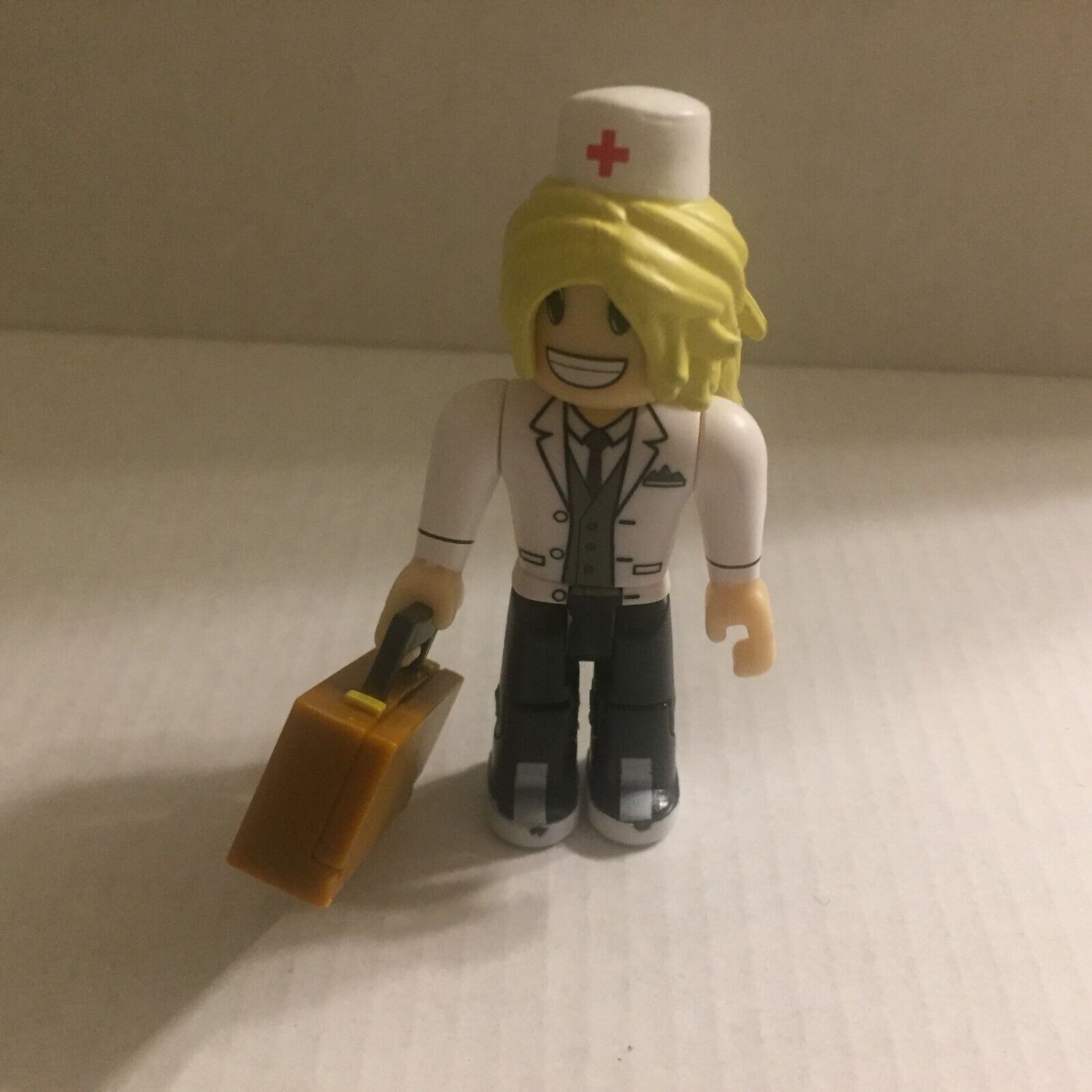 Roblox Series 3 Figure - Roblox Robloxian Highschool Nurse Figure