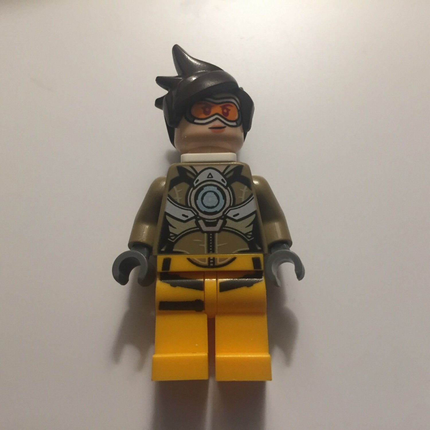 Official Overwatch Tracer Lego Minifigure with Her Twin Pulse Pistols