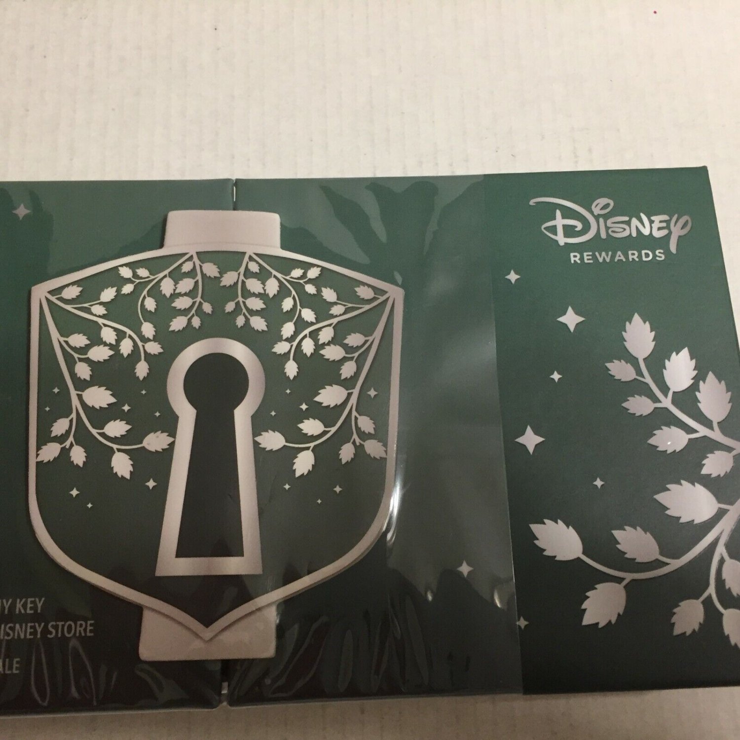 New Disney Visa Cardmember Exclusive Disney Store Opening Ceremony Key ...