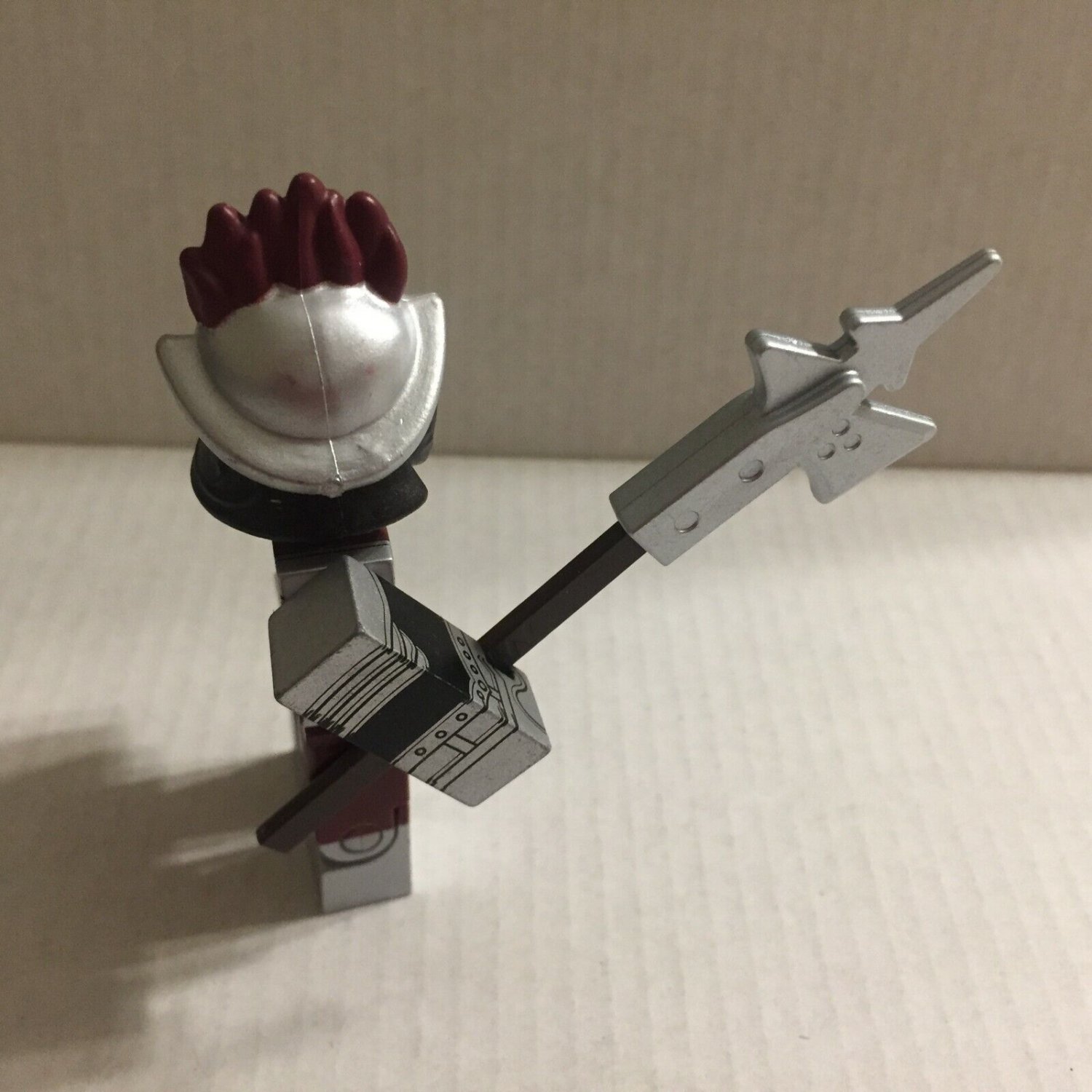 Roblox Series 9 The Far Lands Lattish Royal Guard Loose Figure (no Code)