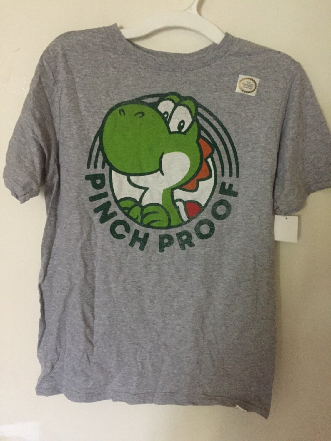 New Nintendo Super Mario Brothers Yoshi Pinch Proof Boys Large T-Shirt