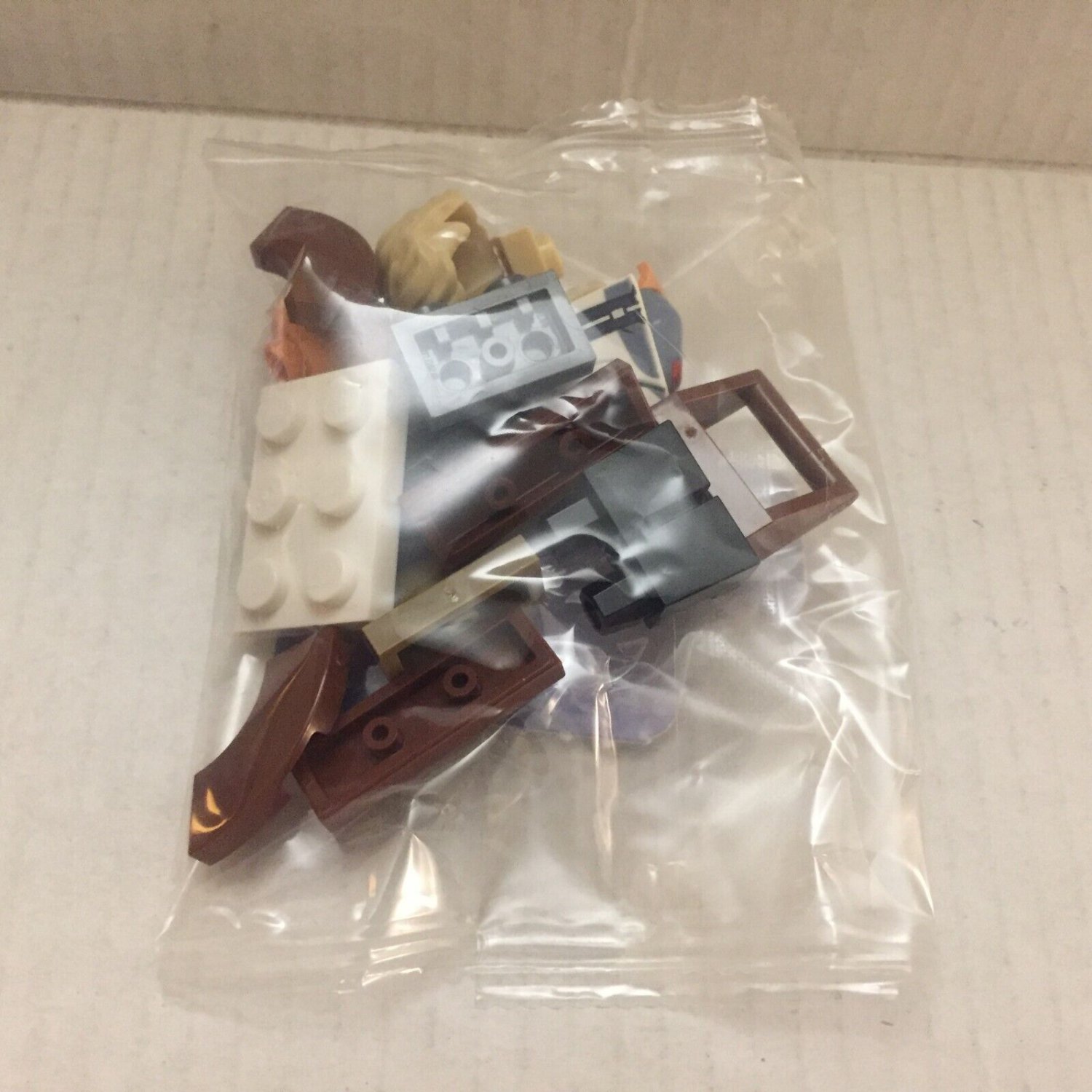 NEW Lego Star Wars Omega Minifigure With Sled Mini Set