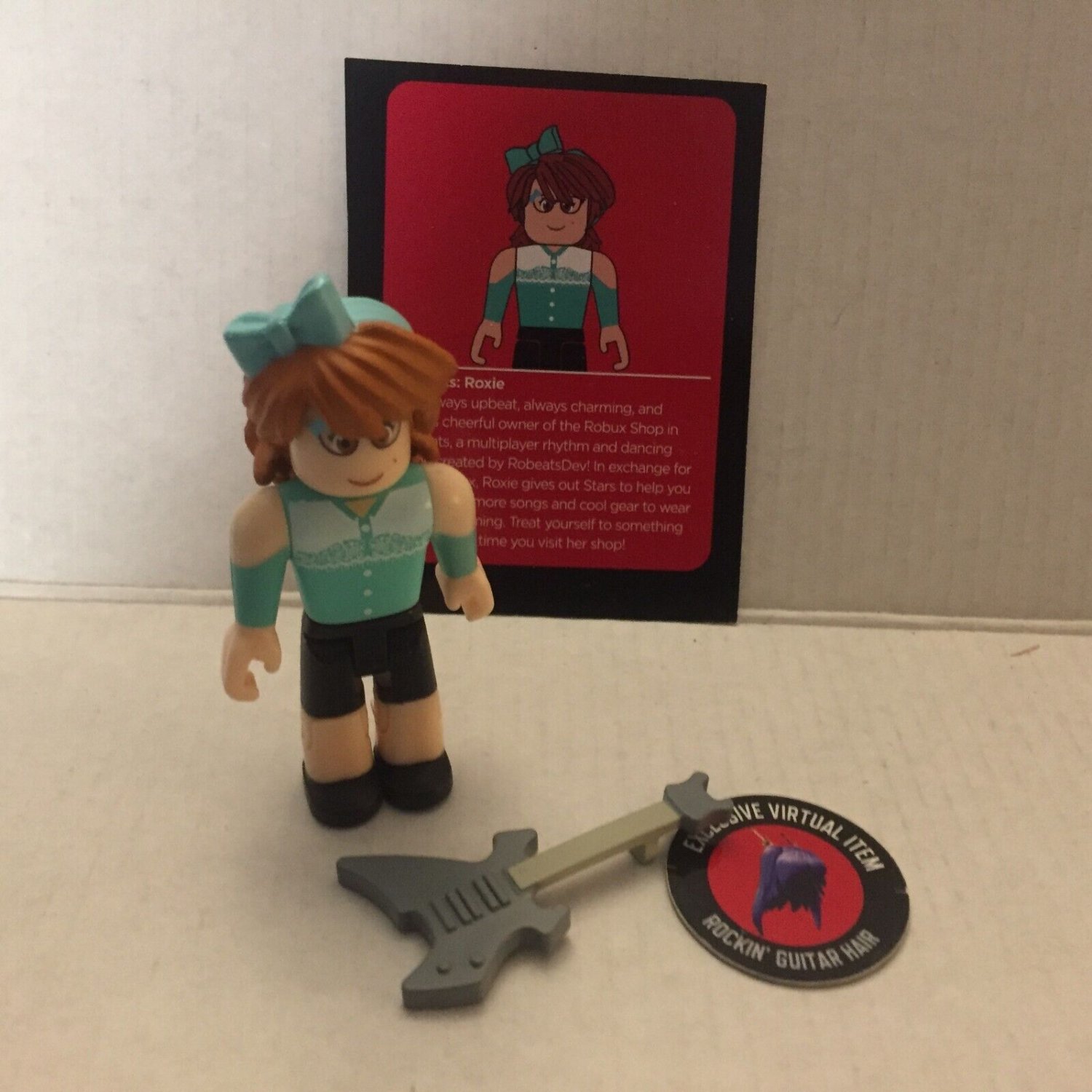 Roblox RoBeats Roxie Figure With Unused Rockin' Guitar Hair Code