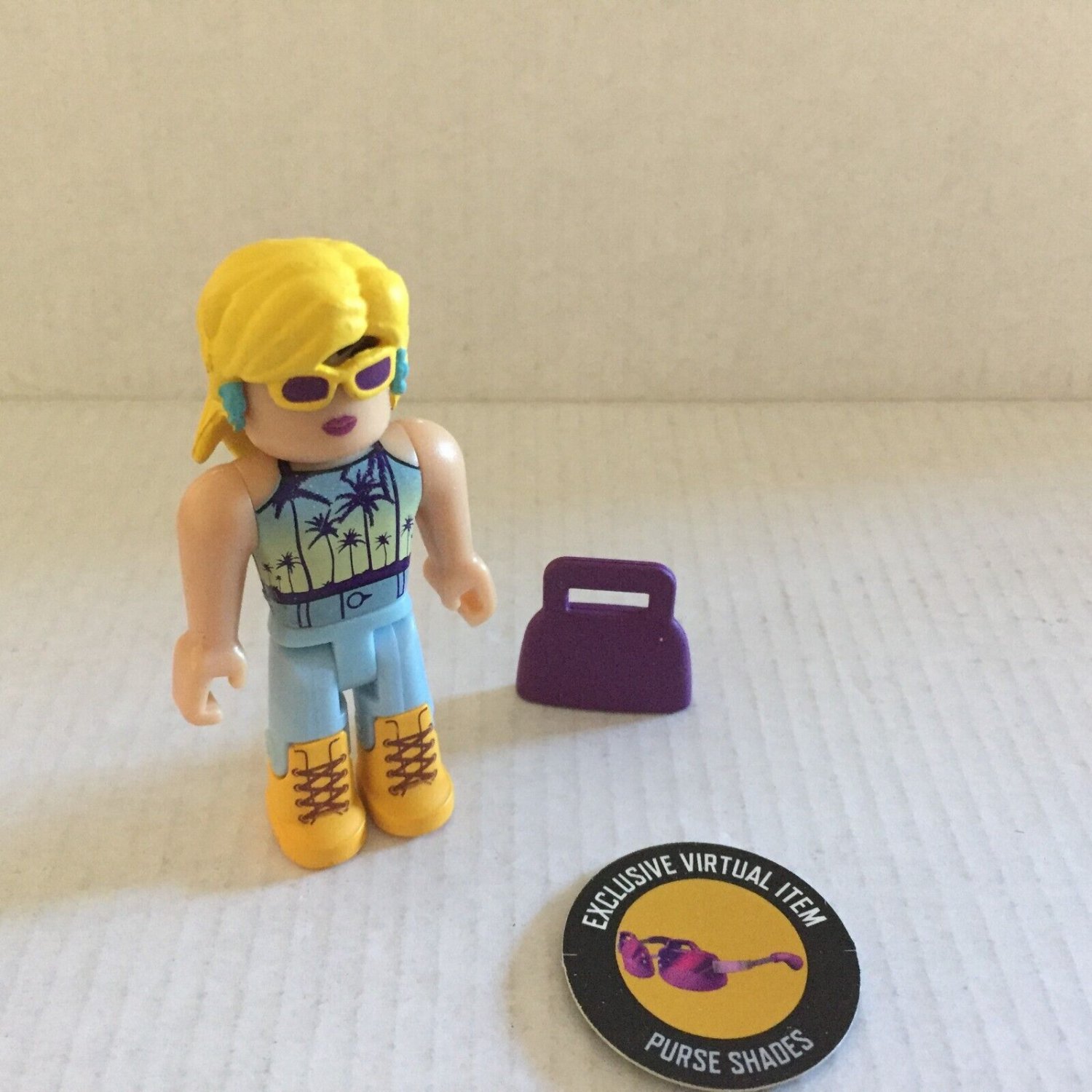 Roblox Series 4 Figure - Roblox Stylz Salon: Purse Model & Purse Shades ...