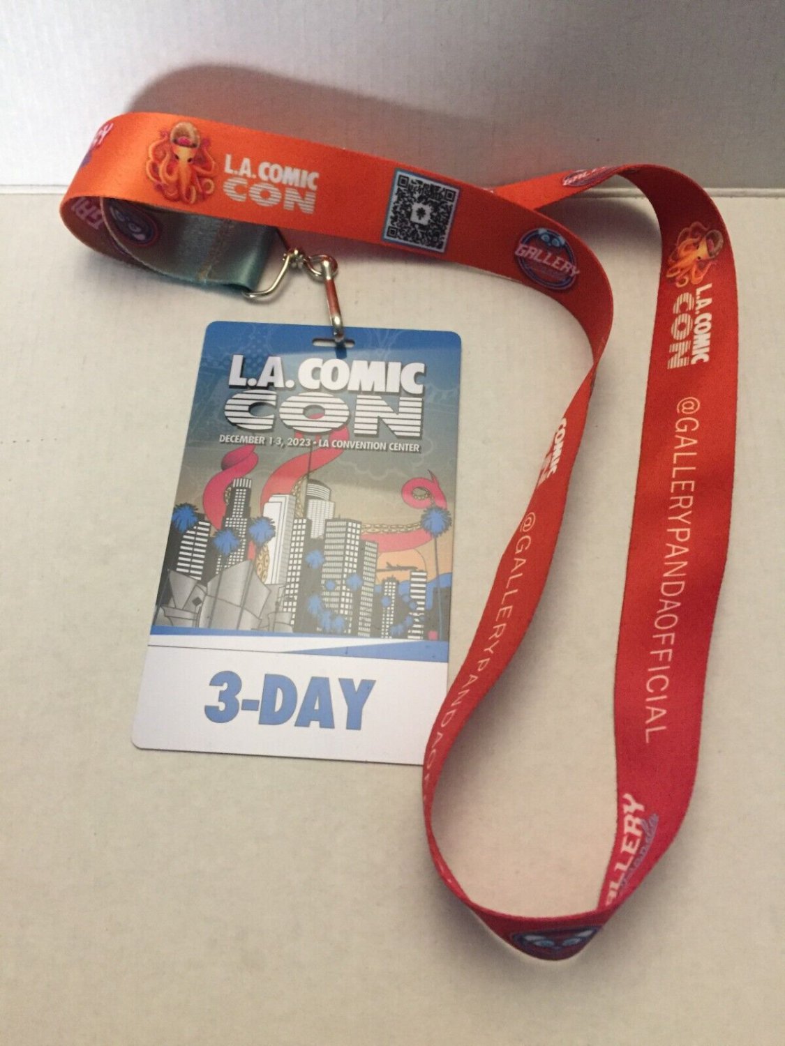 2023 Los Angeles Comic Con Used Badge & Lanyard