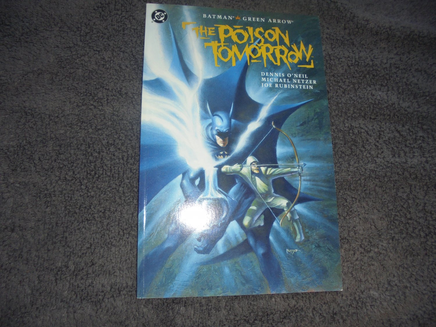 BATMAN / GREEN ARROW: The POISON TOMORROW TPB! NM-! $19.00 Shipped! DC ...