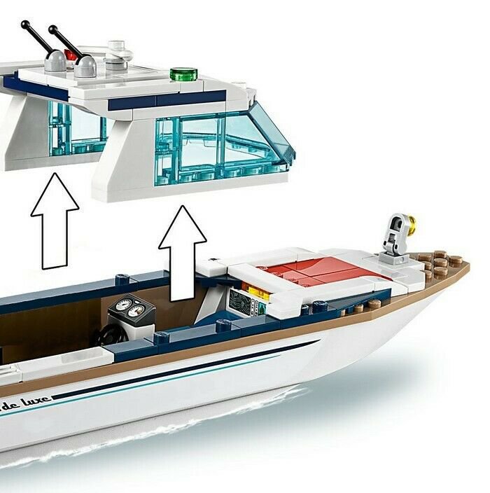 LEGO City Deluxe Yacht & Buoy Flag Leisure Cruiser Floatable Boat Ocean ...