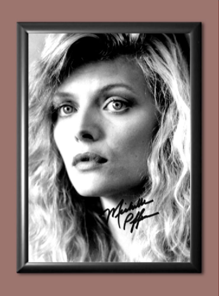 Michelle Pfeiffer Signed Autographed Photo Poster A4 8.3x11.7"" MO2541A4