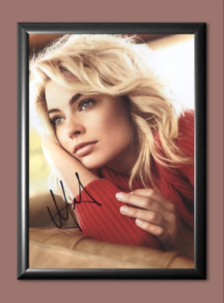 Margot Robbie Signed Autographed Photo Poster A2 16.5x23.4"" MO2529A2