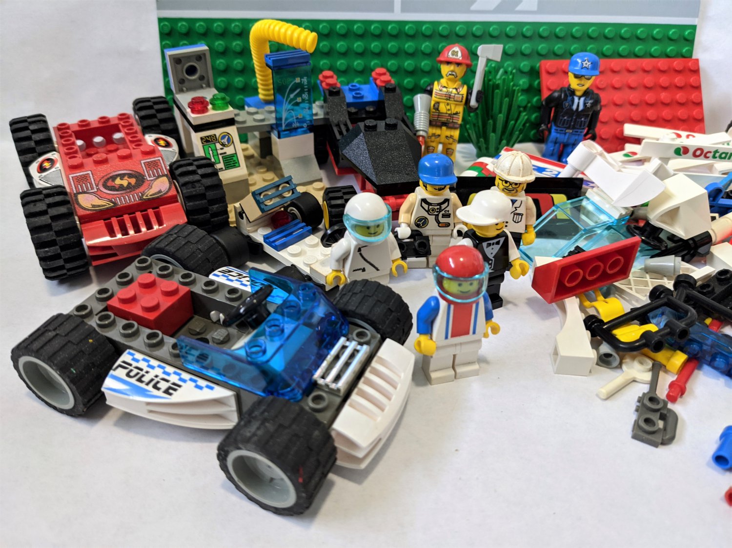 Lego Figures Vehicles Parts 200+ Bricks and Pieces