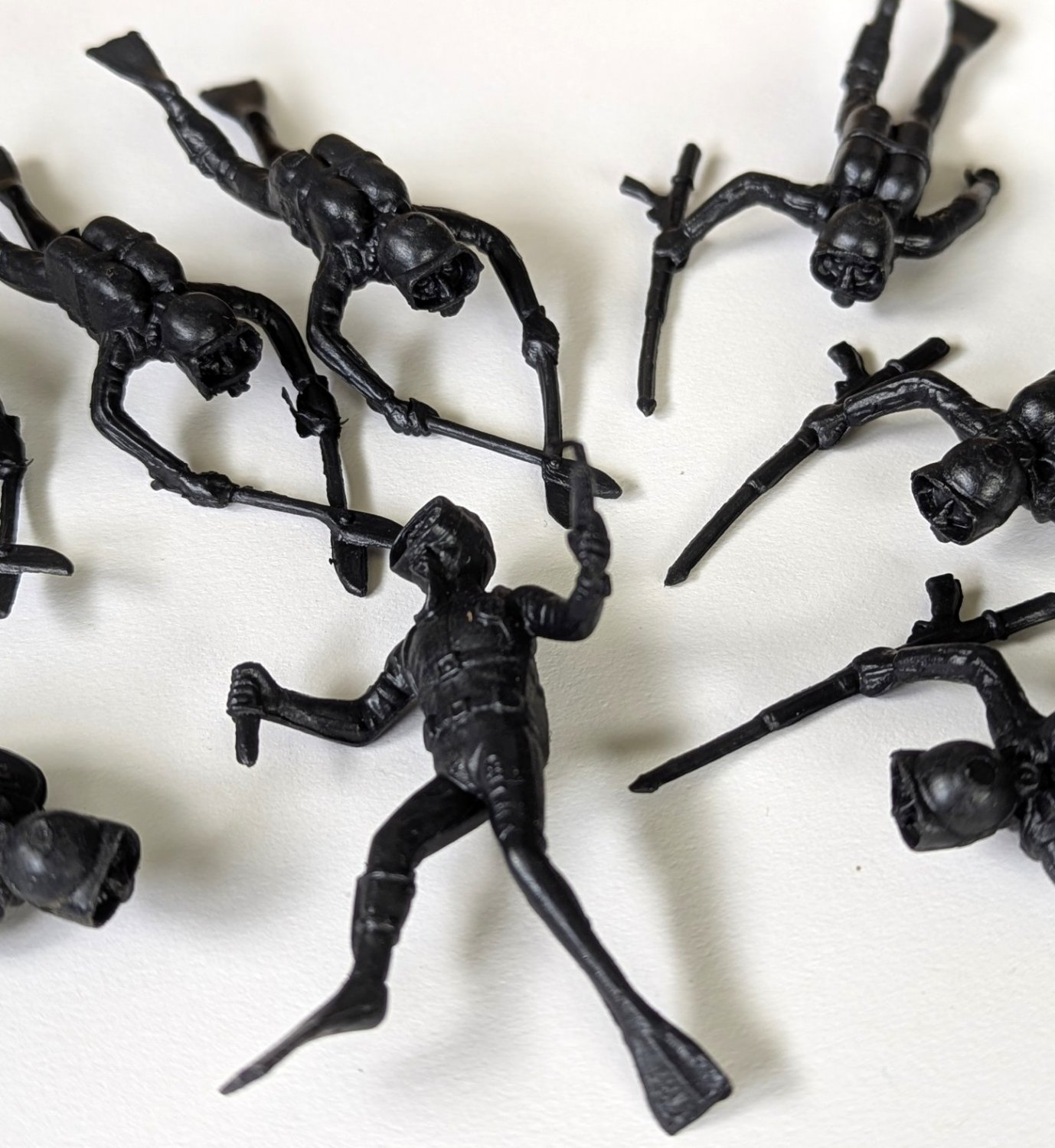 Vintage Plastic Deep Sea Scuba Divers Figures