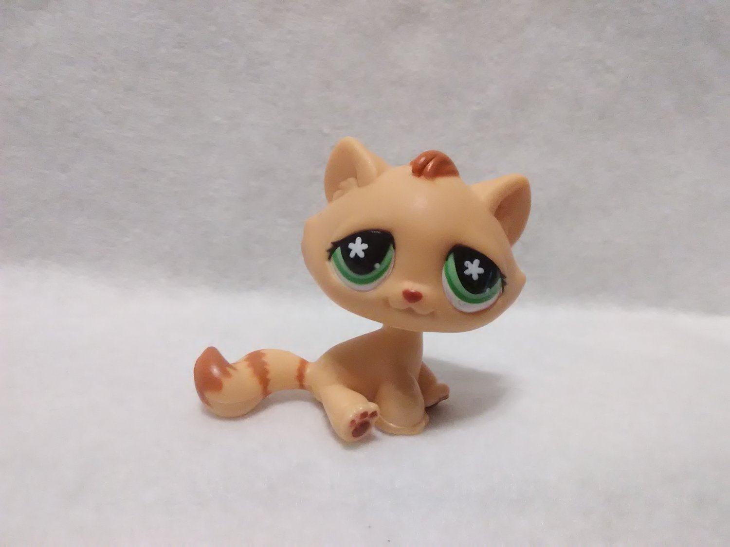 Littlest Pet Shop LPS Tan Beige Kitten Loose Figure #747 Green Eyes