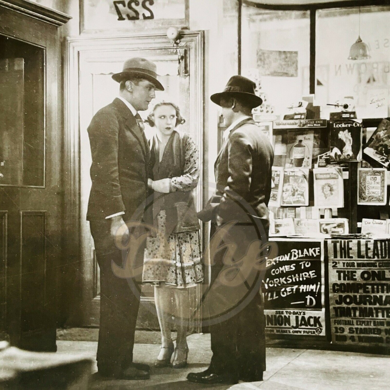 ALFRED HITCHCOCK BLACKMAIL John Longden 8x10 B&W (1 photo) 1929 Movie Photo