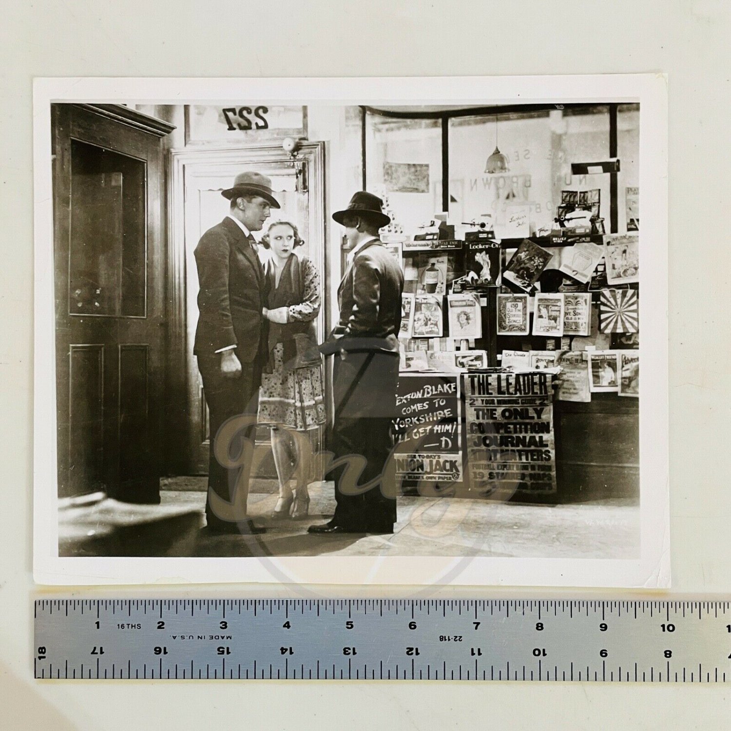 ALFRED HITCHCOCK BLACKMAIL John Longden 8x10 B&W (1 photo) 1929 Movie Photo