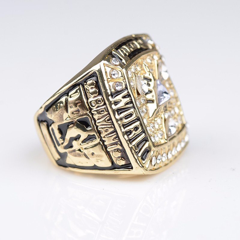 2002 Basketball Los Angeles Lakers Replica Championship Ring MVP Bryan