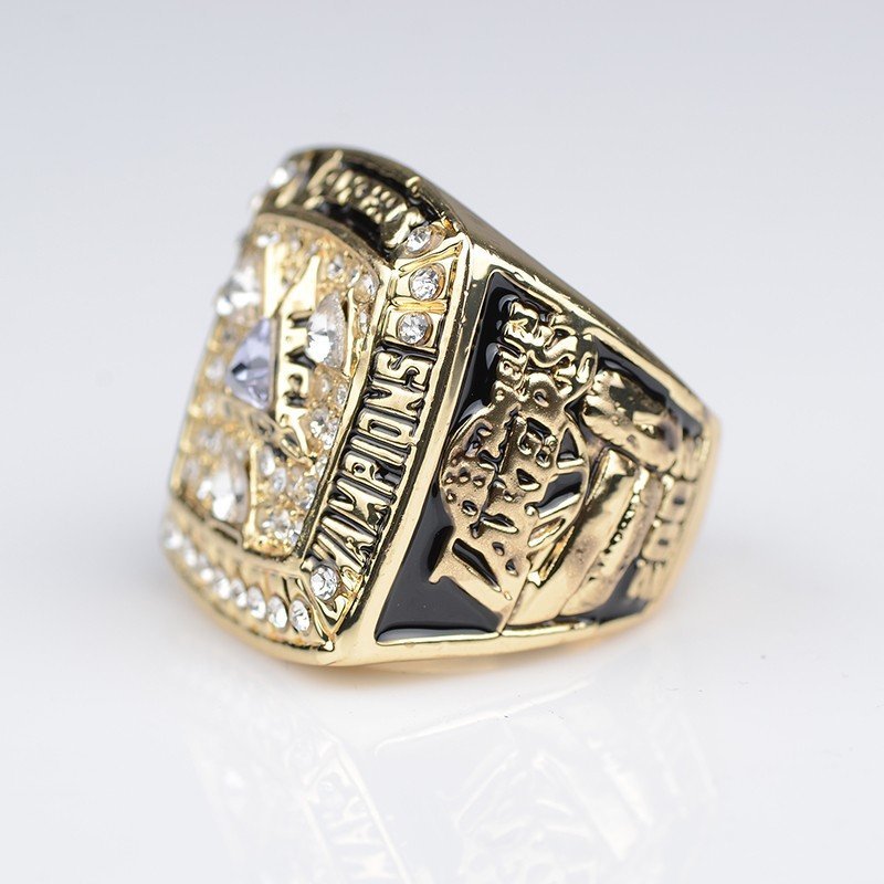 2002 Basketball Los Angeles Lakers Replica Championship Ring MVP Bryan