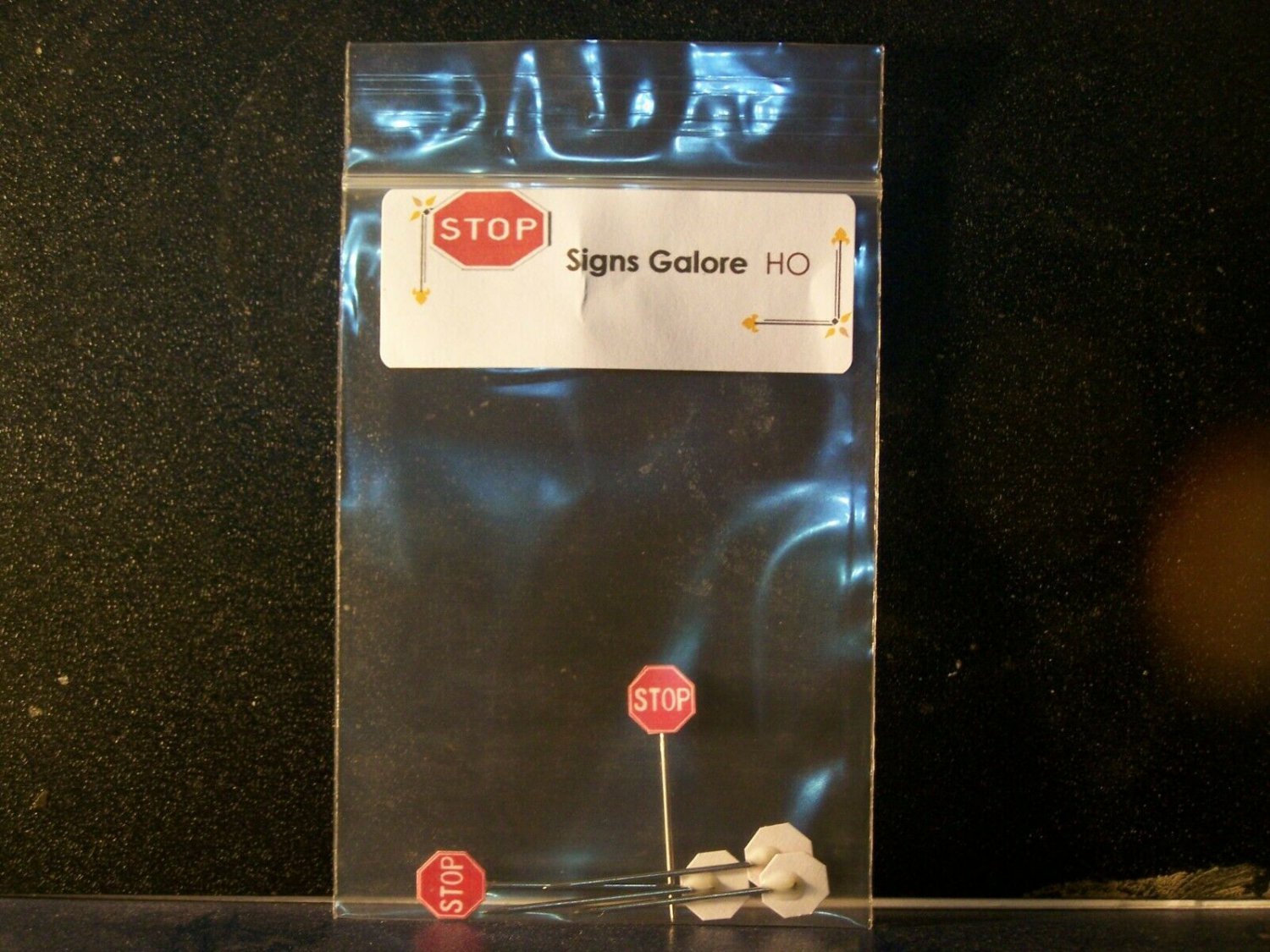 "New" Model Train Layout street signs HO scale "Stop" signs with Metal ...