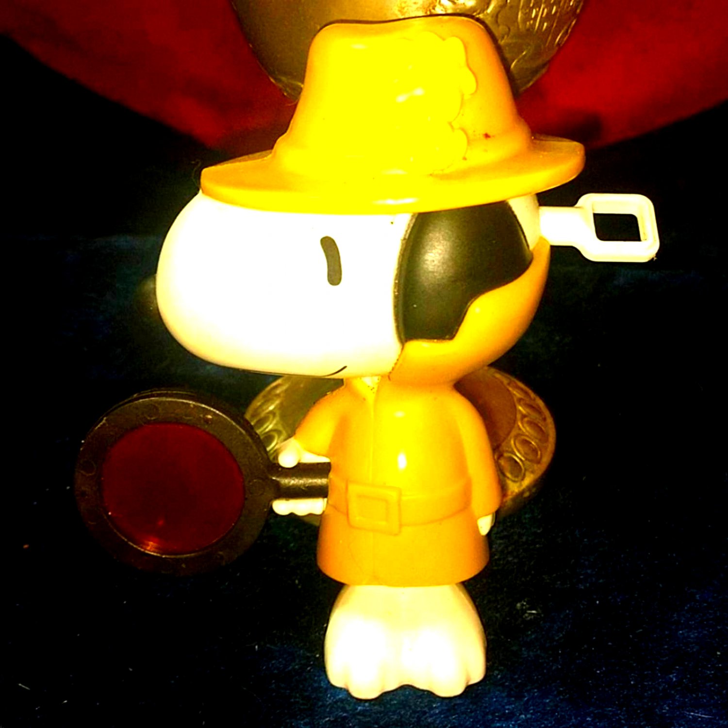 2018 Snoopy Toy W/Magnifying Glass