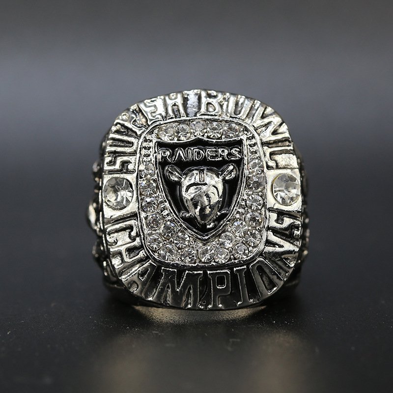 Oakland Los Angeles Raiders Team Logo Championship Ring