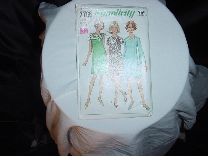 Simplicity Pattern 7768 Size 14 1/2 bust 17 1/2 dress pattern 1968 41