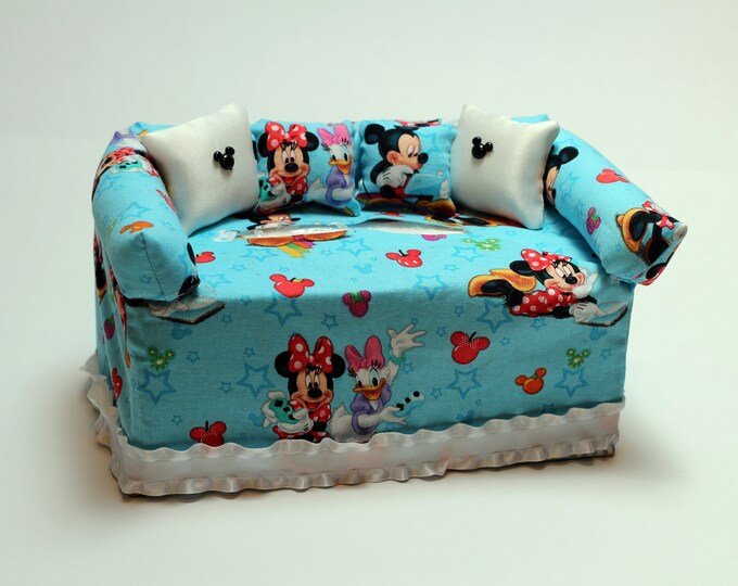 Minnie Mouse and Daisy Tissue Box Cover