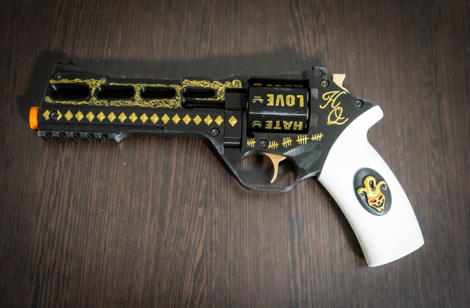 Harley Quinn's revolver cosplay replica