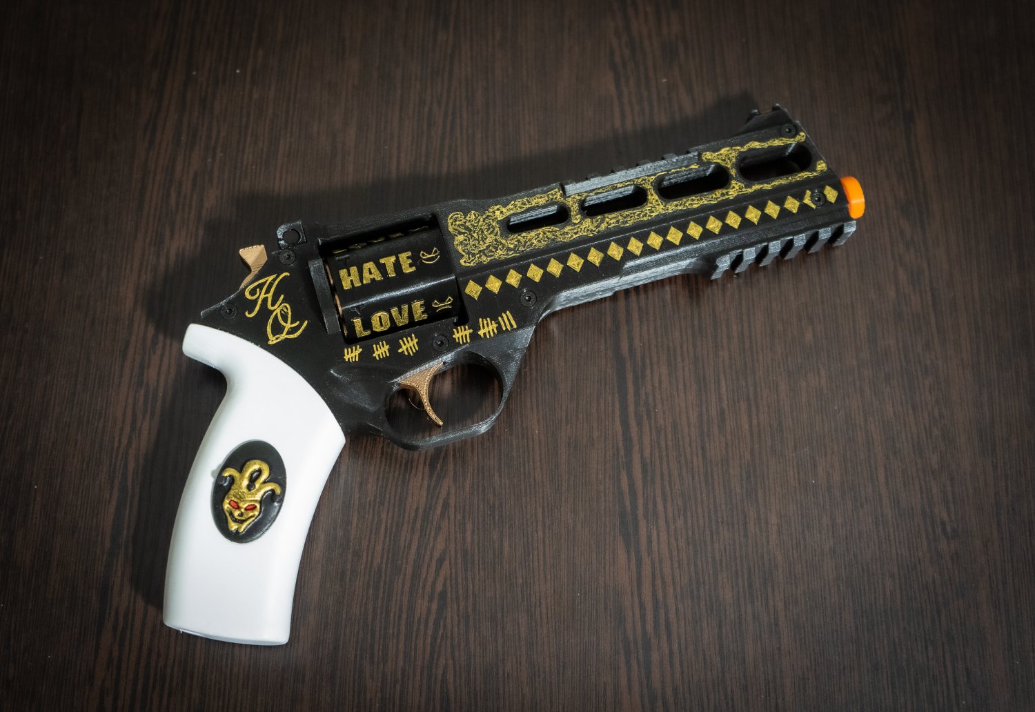 Harley Quinn's revolver cosplay replica