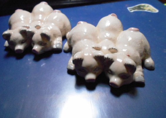Two sets of 3 little Pigs