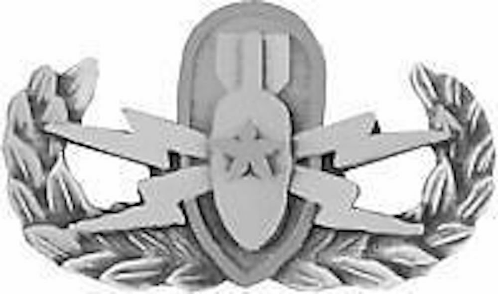 ARMY EOD EXPLOSIVE ORDANCE DISPOSAL SENIOR BOMB PIN