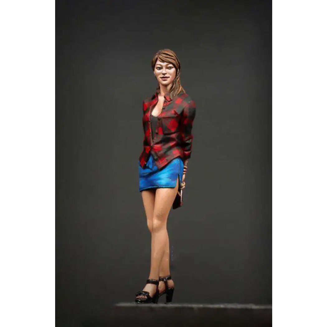 1/24 Resin Model Kit Modern Asian Beautiful Girl Woman Unpainted