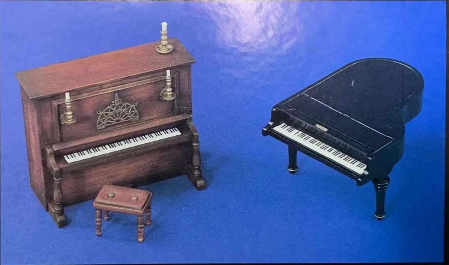 1/35 Resin Model Kit Two Piano Accessories Unpainted