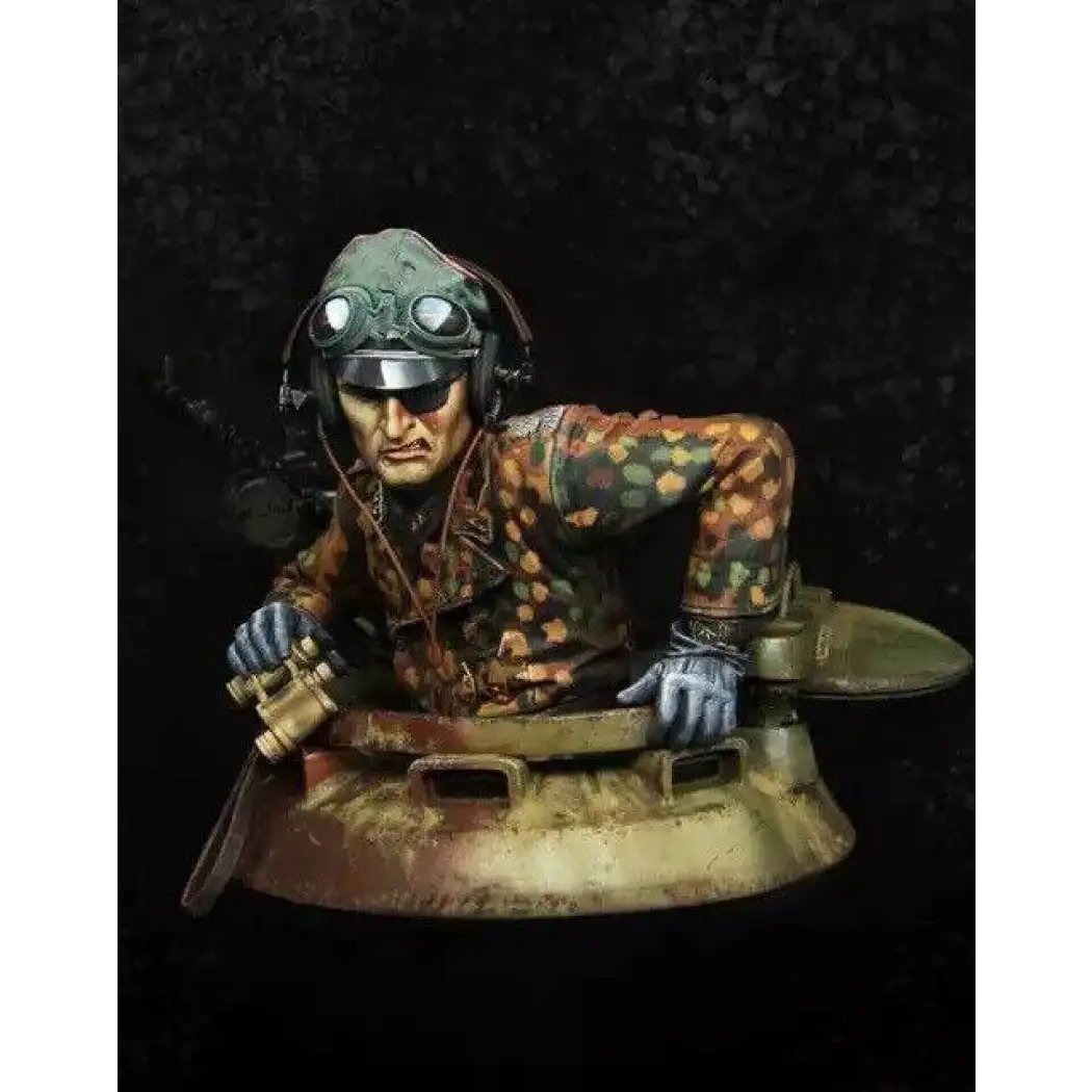 1/9 BUST Resin Model Kit WW2 German Officer Tankman Unpainted