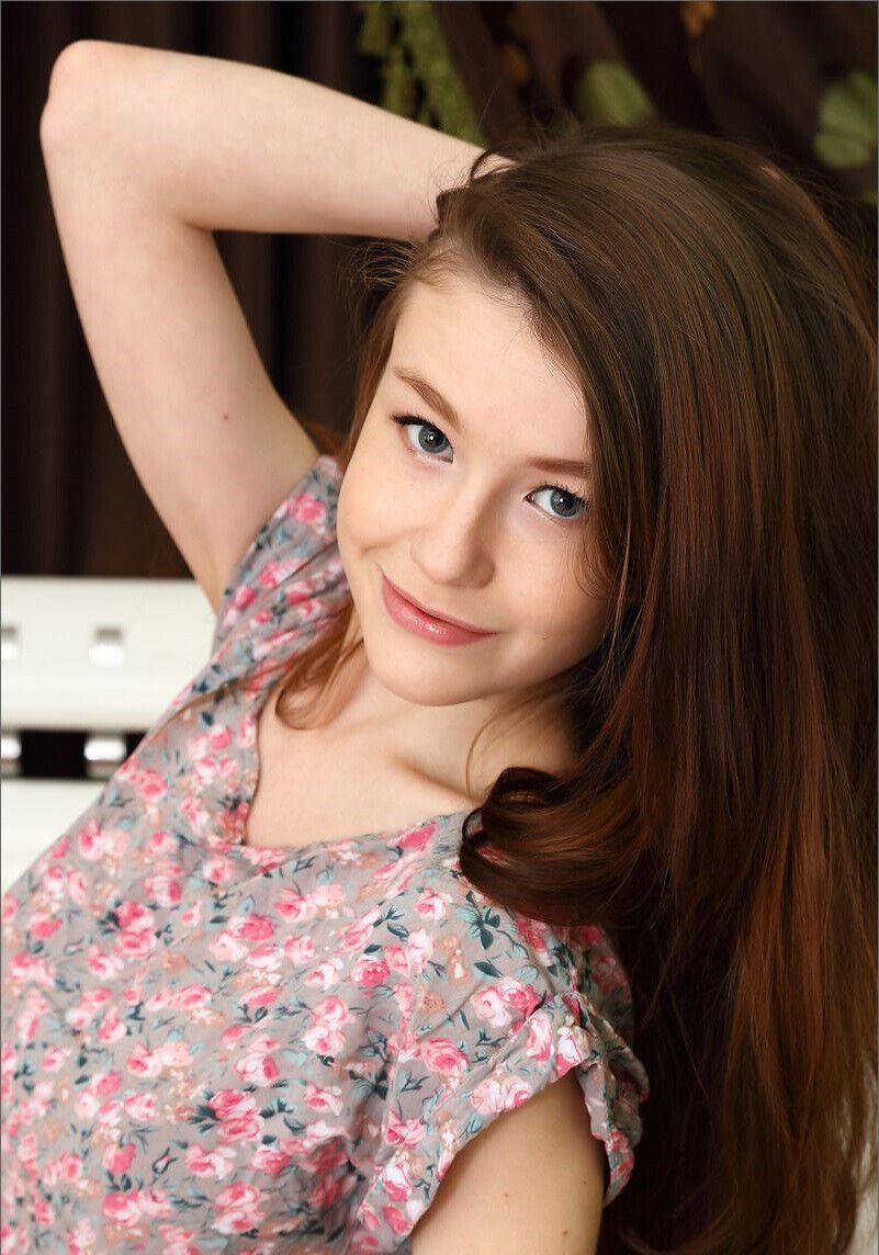 Emily Bloom II Photo Collection (+2100)