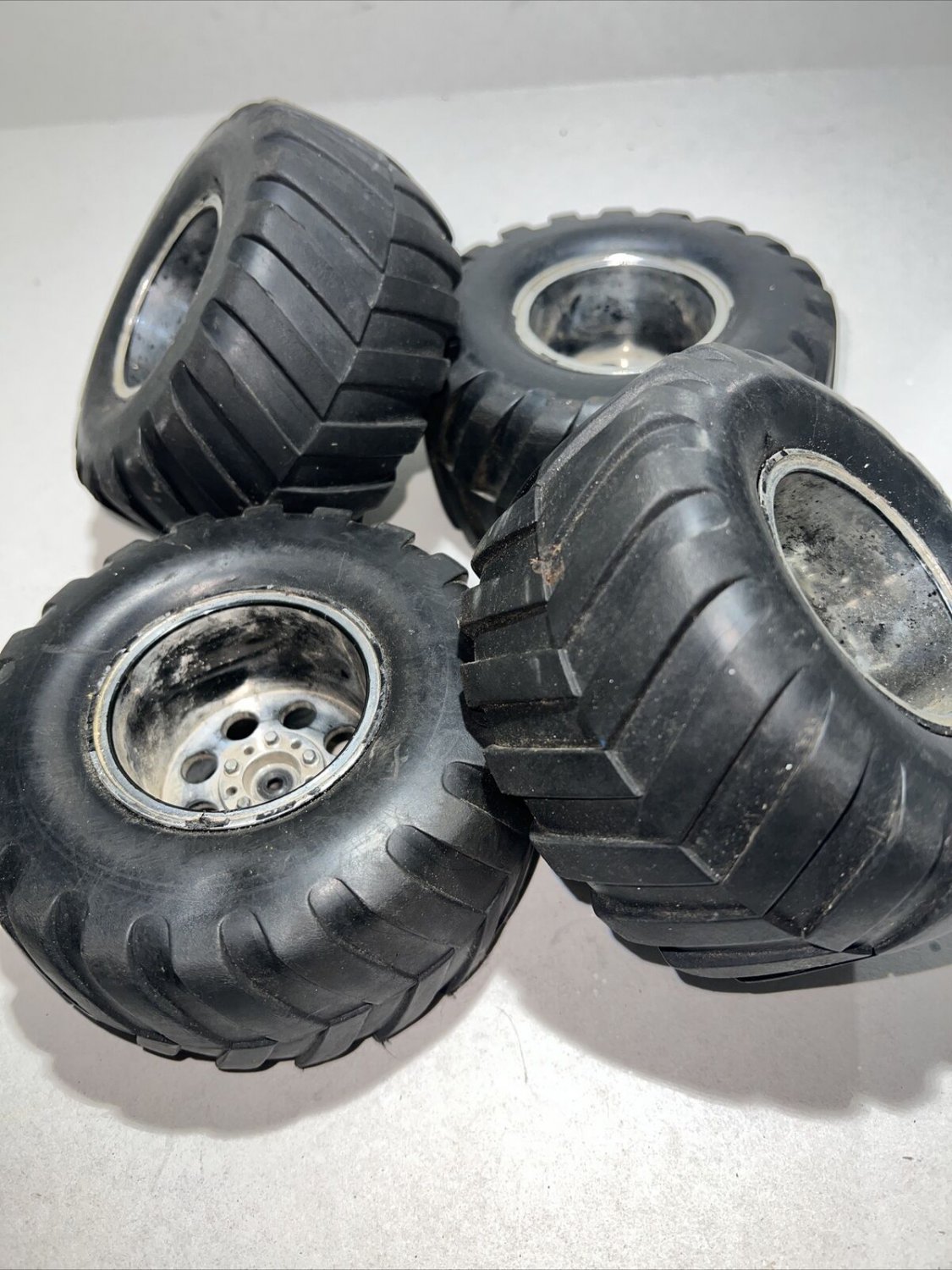Duratrax maximum mt/st truck tires Rc Truck 4WD Set used (4)