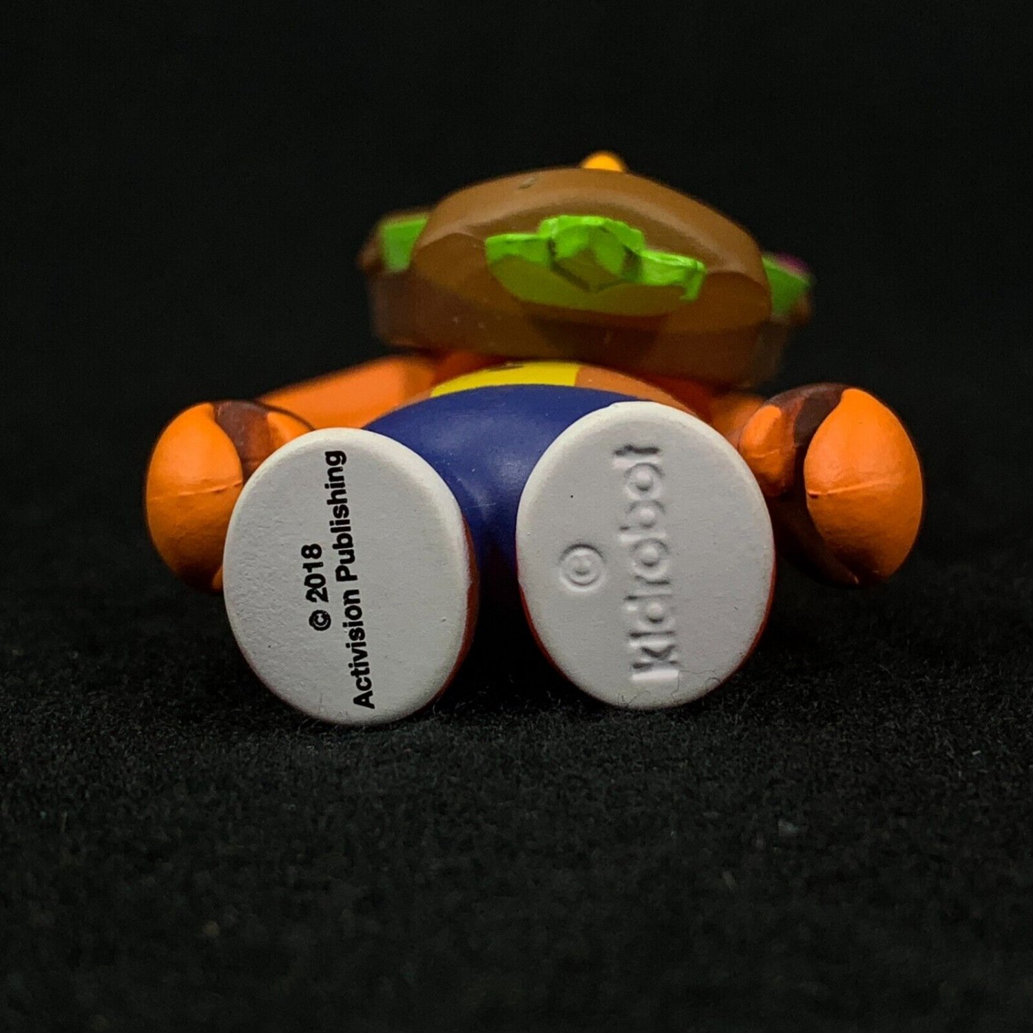 KidRobot Crash Bandicoot w/ Aku Mask Mini Figure 2018