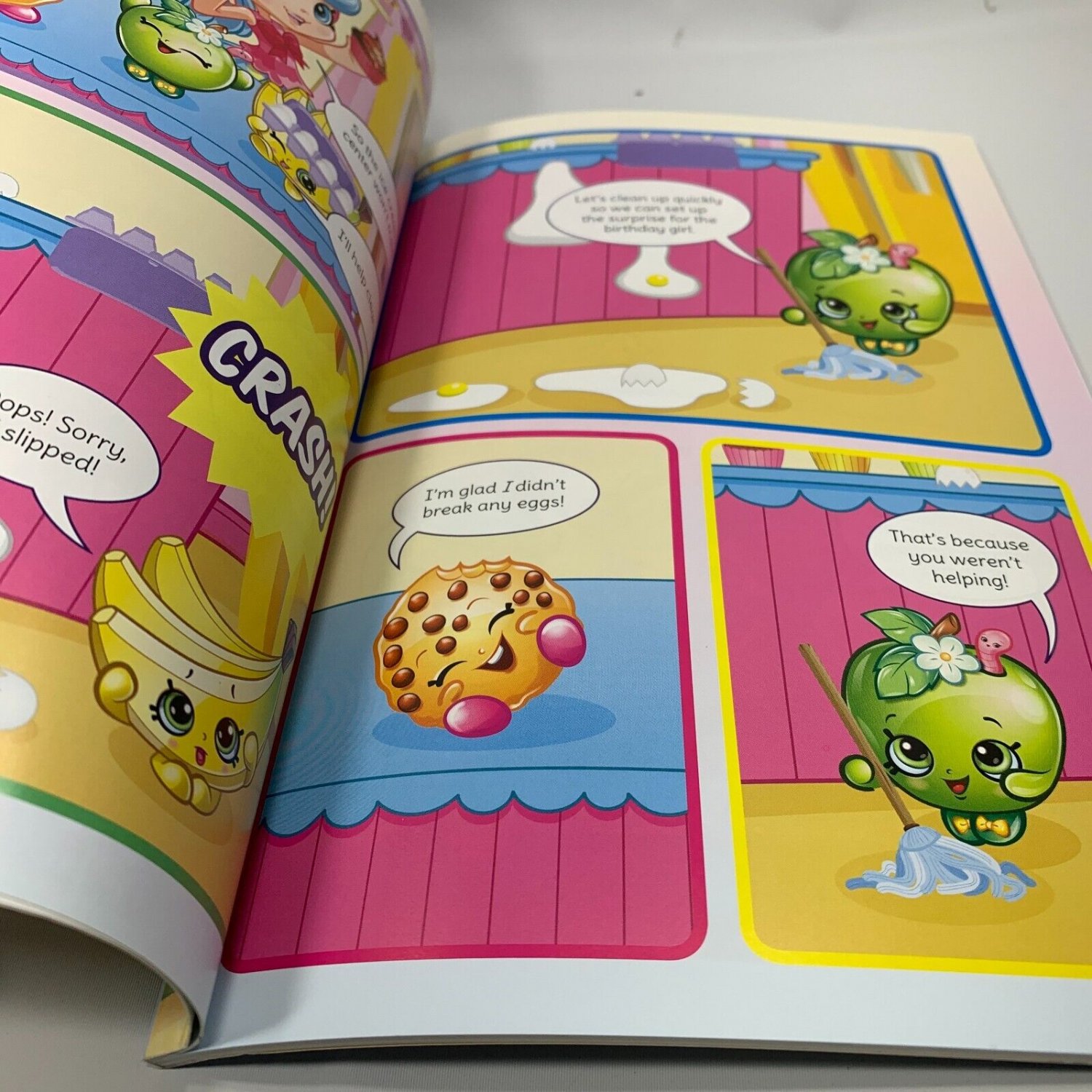 Shopkins Shoppies Cupcake Culprit Comic Mystery Book with over 100 Stickers