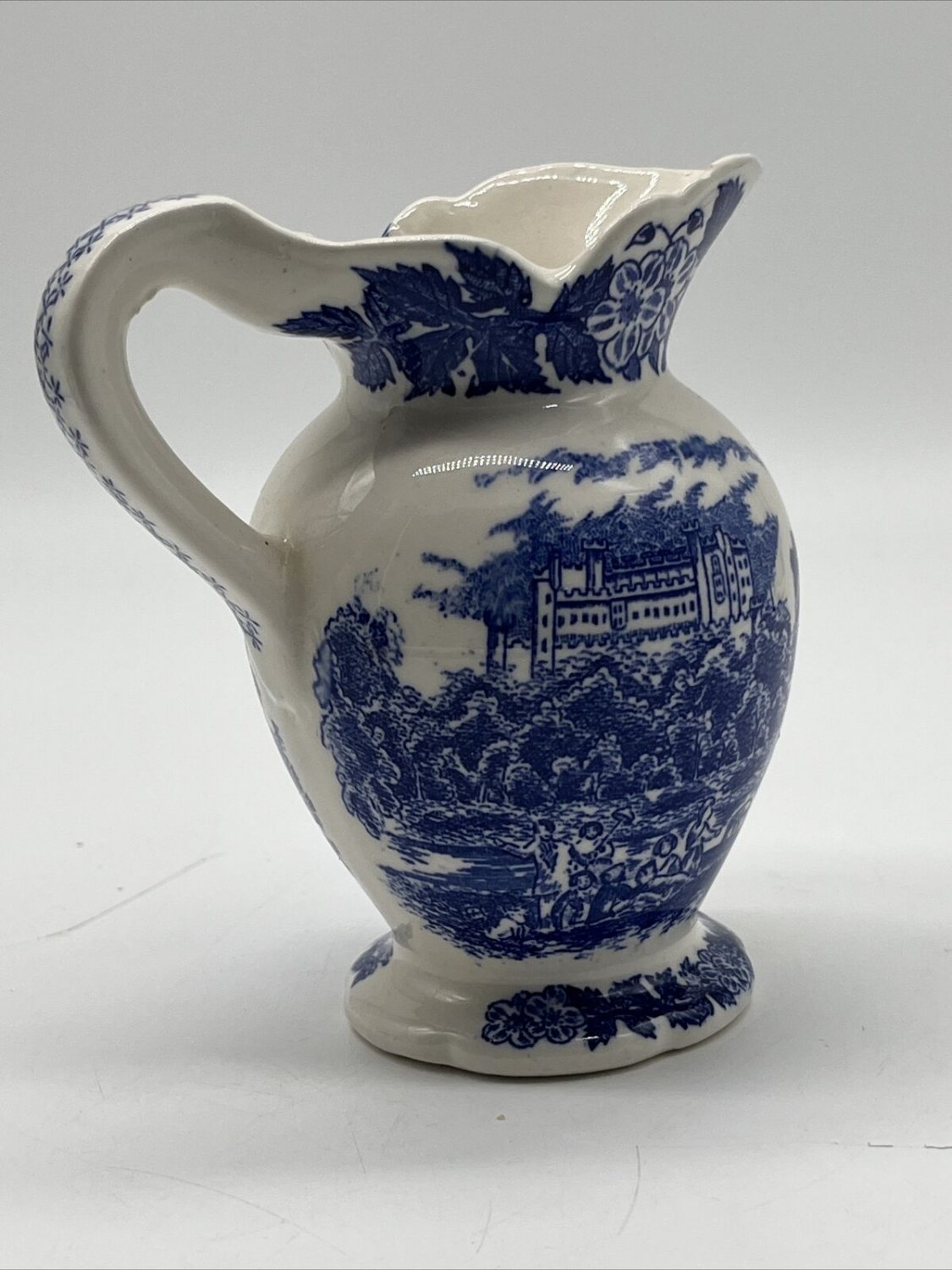 VINTAGE TILSO JAPAN CHINA BLUE AND WHITE BLUE WILLOW PITCHER 5”