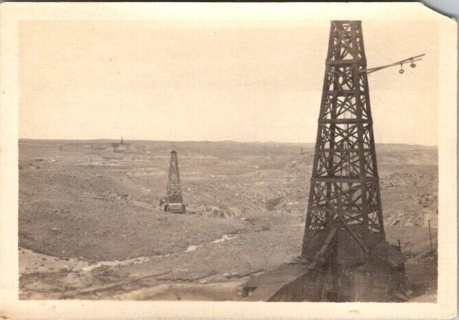 1940s Photo 3.5" x 2.5" Great Plains Terrain Oil Derricks Fields