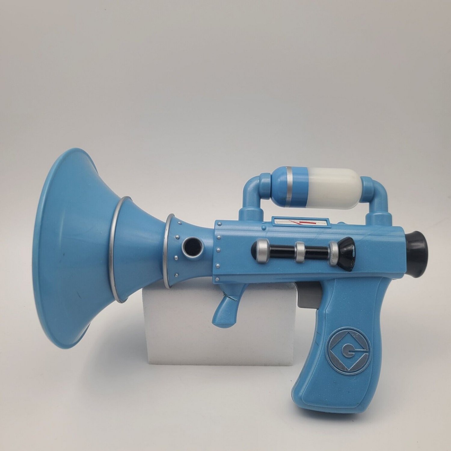 Despicable Me Minion Fart Gun Blaster w/ Lights & Sounds - Thinkway ...