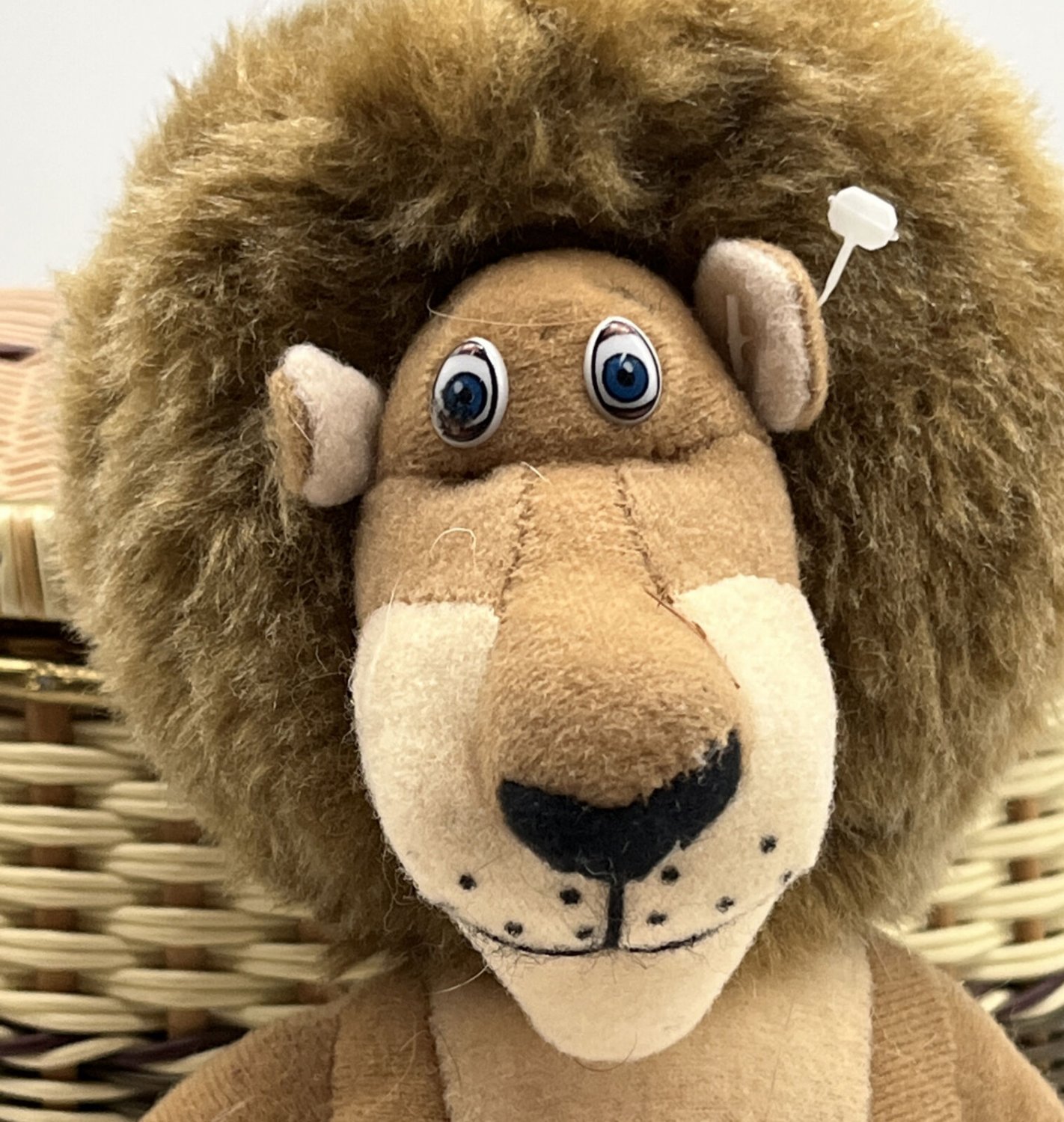 Dreamworks MADAGASCAR 2004 Alex Lion Plush By Nanco