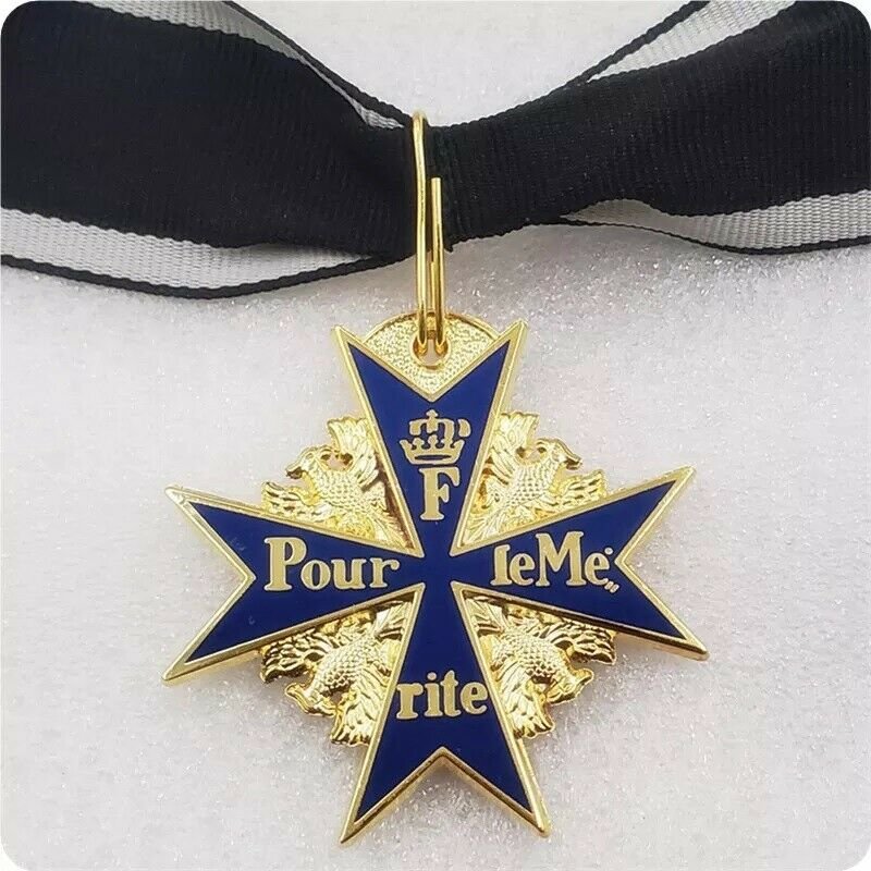 German WW1 --- Imperial Blue Max Medal -- Pour Le Merite - Reproduction
