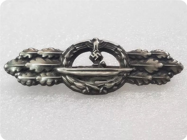 German WW2 - U - Boat Clasp,